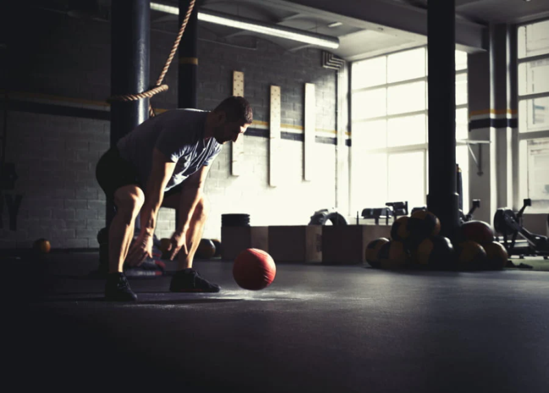 Qu'est-ce qu'un EMOM ? Les bienfaits + 3 WOD à faire